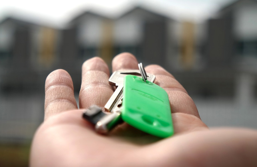 10 Real Estate Scams That You Need To Avoid Today (2023)