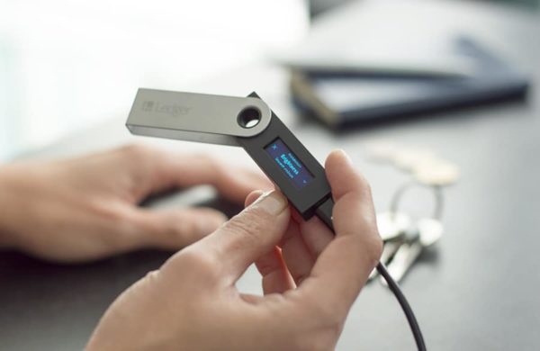 The Best Cryptocurrency Hardware Wallets And The Scam That Comes With ...