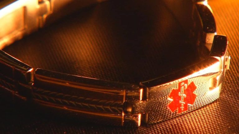 Free Medical Alert Bracelet Scam (2020) - Scam Detector